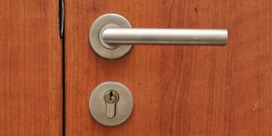 How to Take a Commercial Door Handle Off: A Step-by-Step Guide