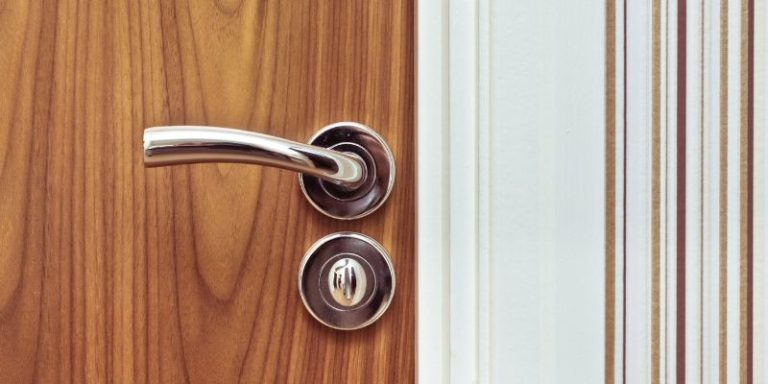 How to Take a Commercial Door Handle Off: A Step-by-Step Guide